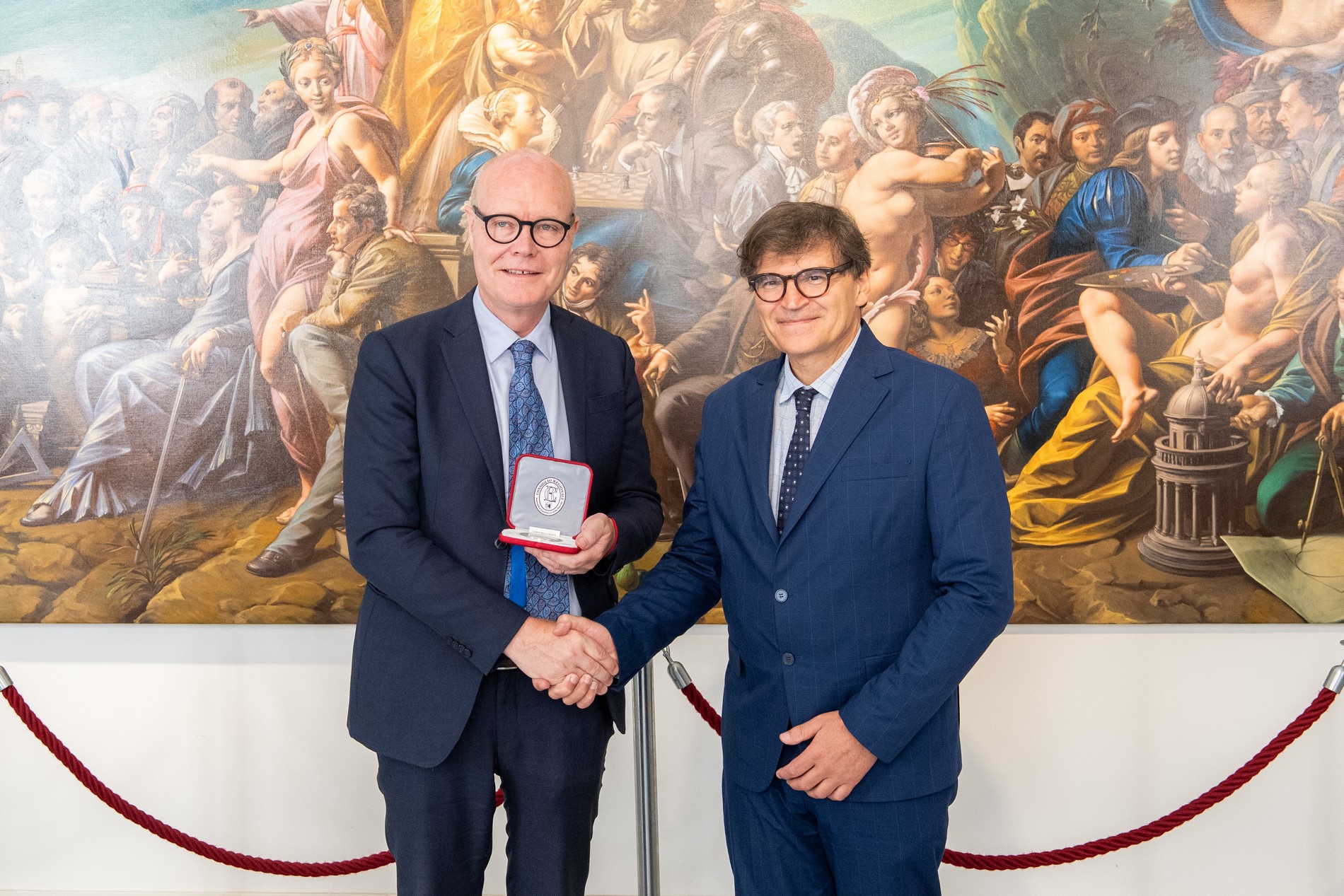 Università di Macerata: Il Rettore John McCourt premiato come ...